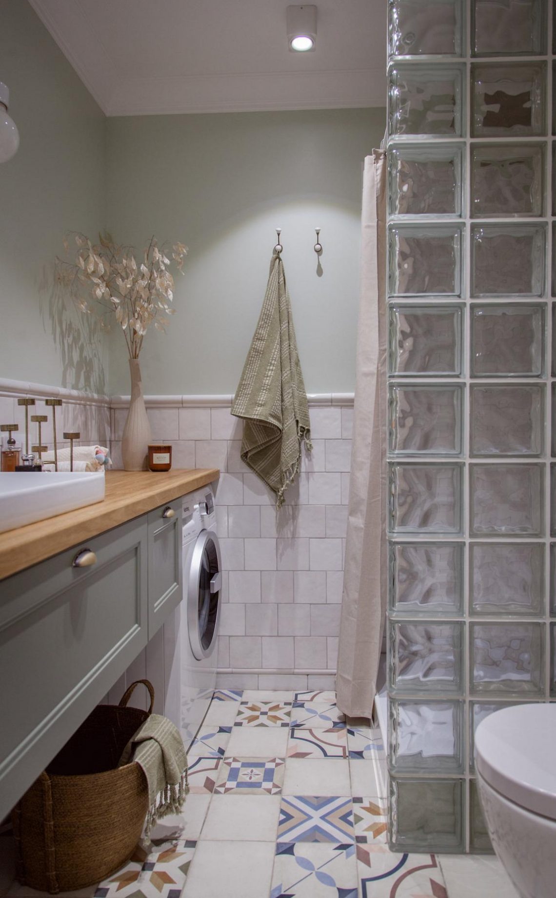 Kicsi de stílusos fürdőszobák kis lakásokban - 6 inspiráló, szépen ...