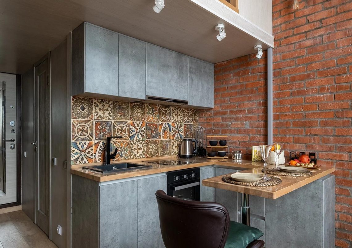 Így lett hangulatos kétszintes loft egy 30m2-es kis lakásból ...