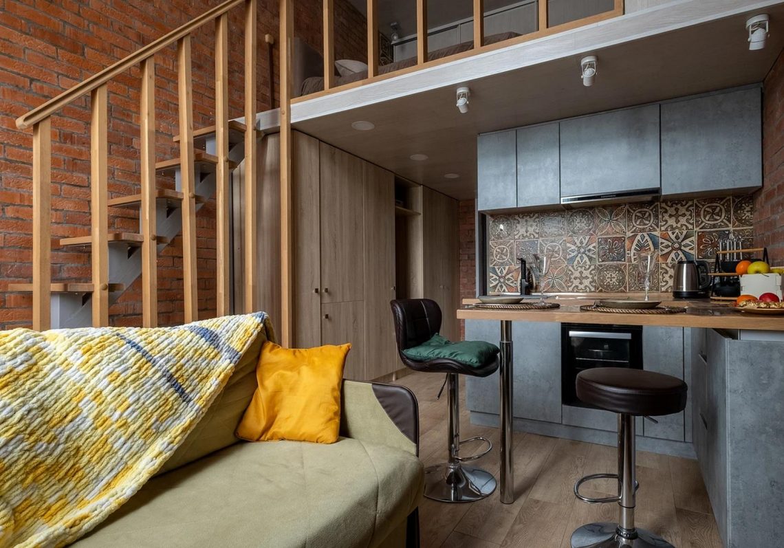 Így lett hangulatos kétszintes loft egy 30m2-es kis lakásból ...