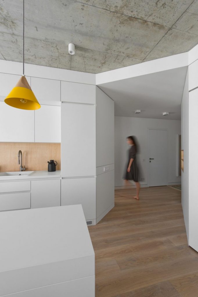 Fiatal család 63m2-es otthona új építésű társasházban - fehér, fa és ...