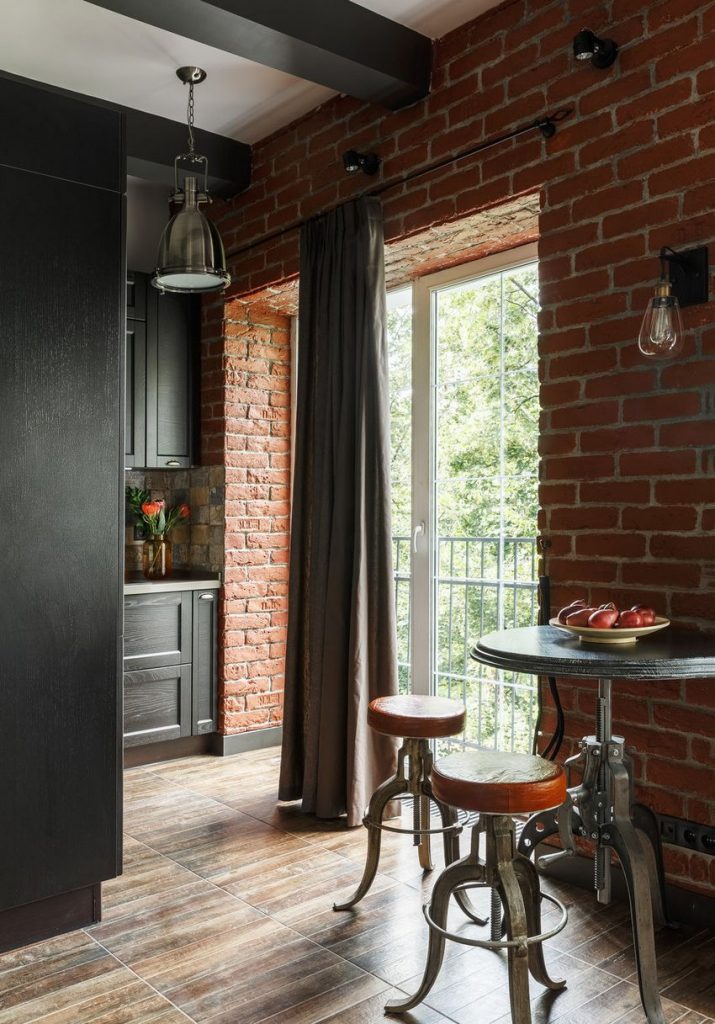 Kicsi és stílusos - 31m2-es mini loft lakás kontrasztos dekorációval ...